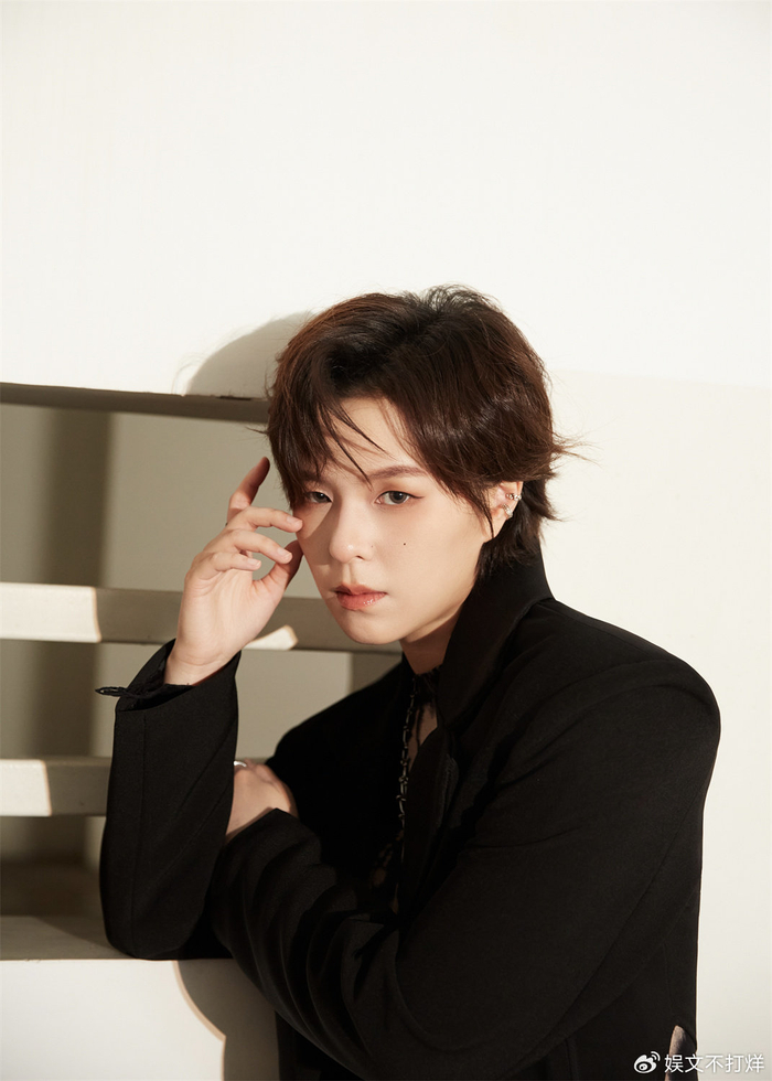 Sunnee杨芸晴官宣签约RYCE白米范 拓展全球事业