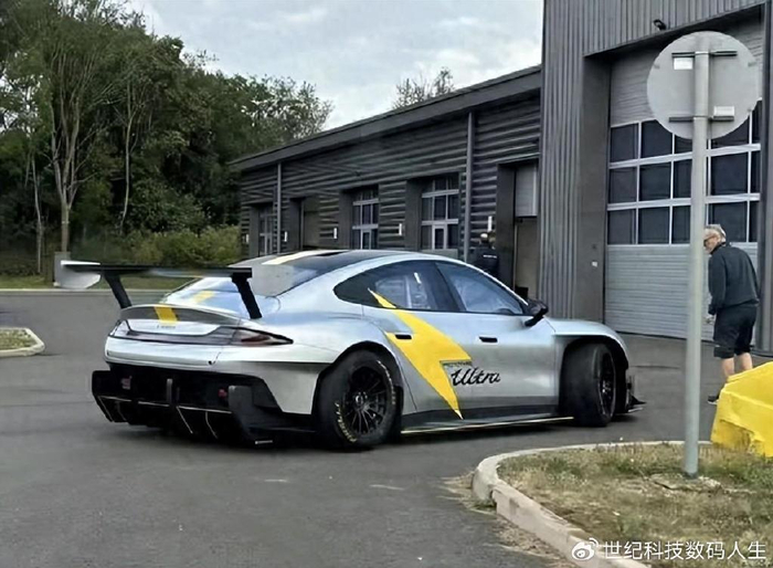 曝小米SU7 Ultra明年10月发布，小米14低至百元成弃机！