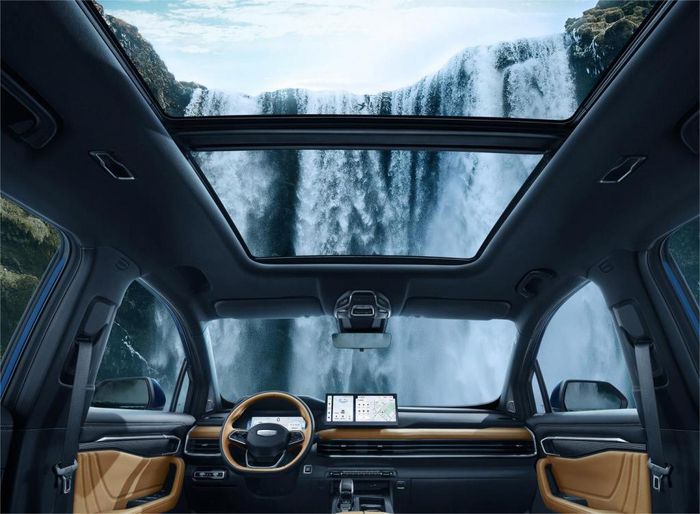 全系搭载2.0T发动机，吉利银河OS车机系统，豪越L正式上市