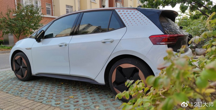 续航450km，同级罕见后置后驱，小钢炮id3有多好开？