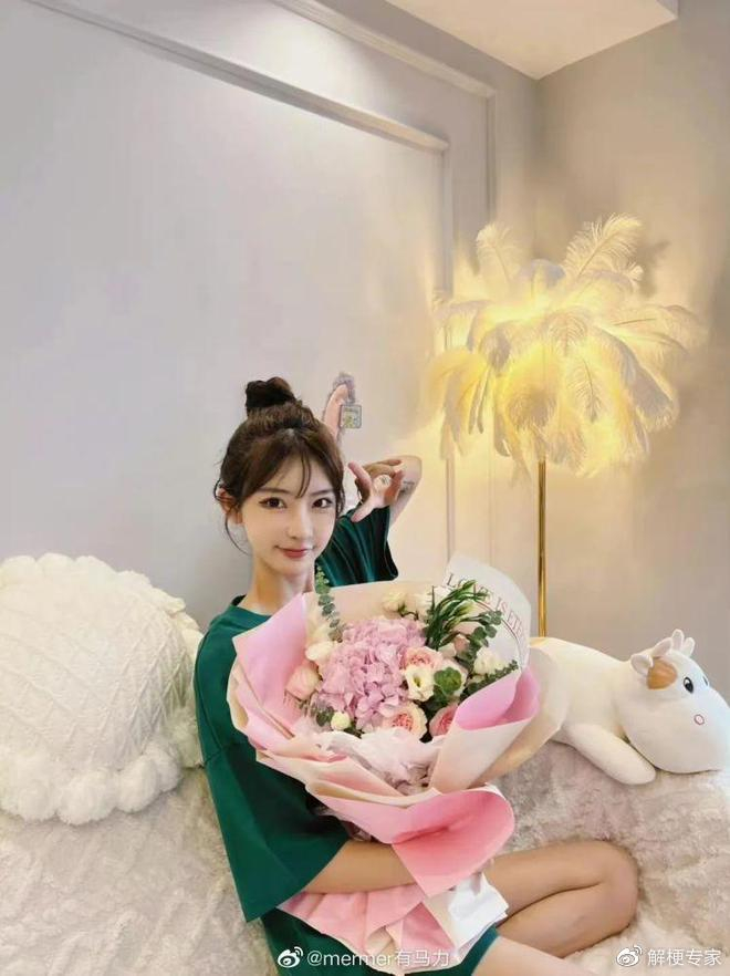 韩景枫mermer事件：混圈女傍跑车男四年后无缝衔接男闺蜜？孰是孰非？|韩景枫|男闺蜜|无缝|衔接|恋爱_新浪新闻