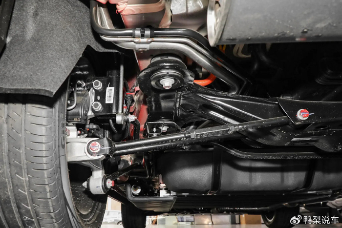 想买大空间SUV，宋PLUS DM-i 配FSD减震器，油耗4.5L，值得入手吗？|比亚迪|减震器|油耗_新浪新闻