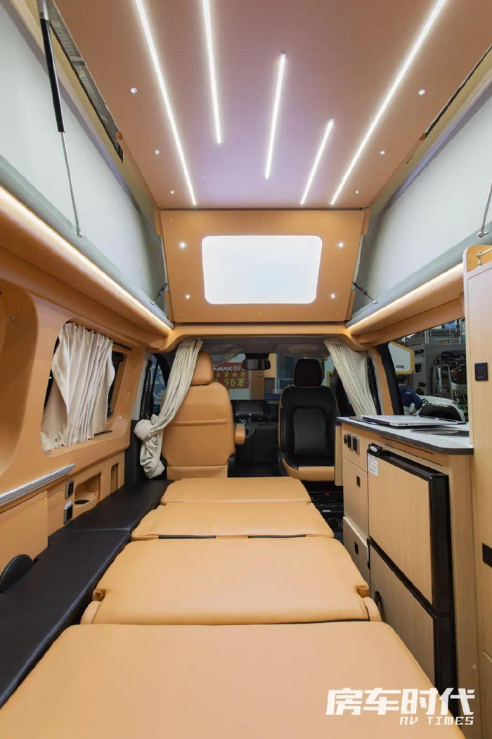 江旅小野牛V362硬升顶 6座布局 外形精巧出入自如 实用空间选装丰富