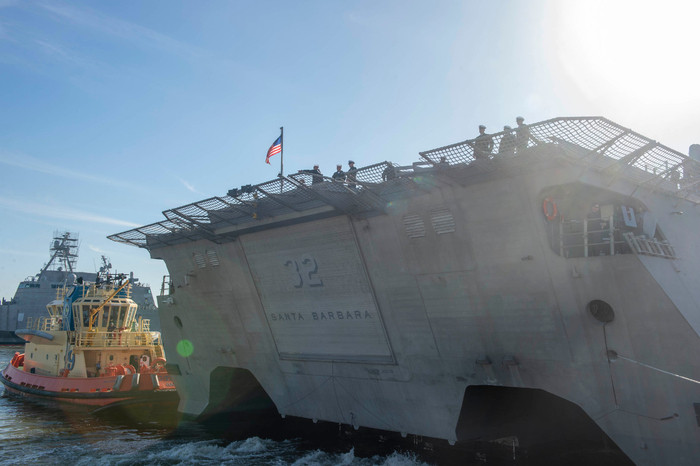 独立型濒海战斗舰圣巴巴拉号(LCS 32)首次抵达圣巴巴拉号母港