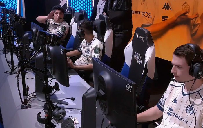 S12开打，Mad拿下开门红，无AD对阵双枪组合，解说直呼会整活