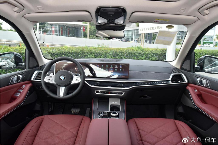 传统VS新势力：蔚来ES8对比宝马X5，家用豪华SUV选谁更香？