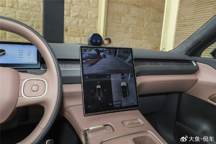 传统VS新势力：蔚来ES8对比宝马X5，家用豪华SUV选谁更香？