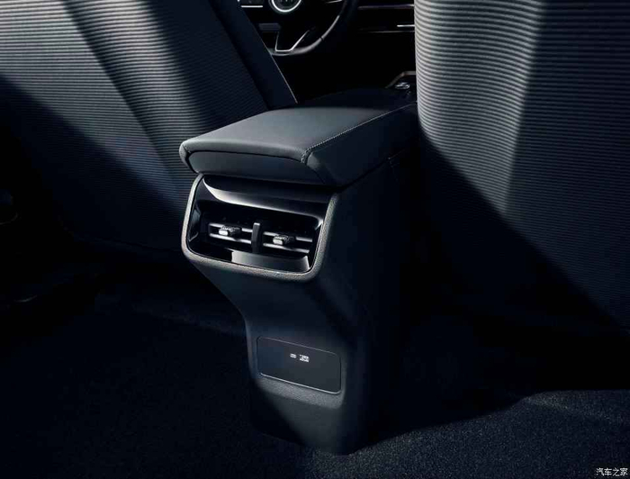 别克E4 GS官图发布，30英寸弧面6K屏，年轻人第一台运动SUV