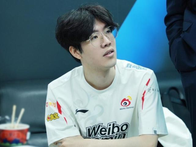 Theshy两场比赛阵亡25次，生涯数据尴尬，阵亡次数超过击杀数