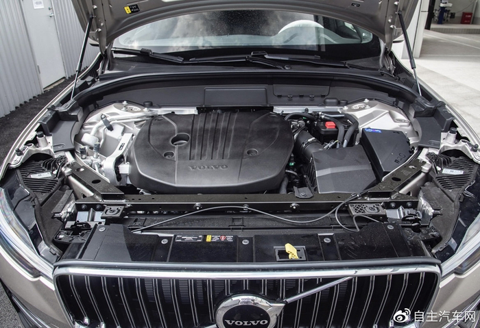 2024款沃尔沃XC60正式上市，29.6-45.89万元，2.0T发动机足够用