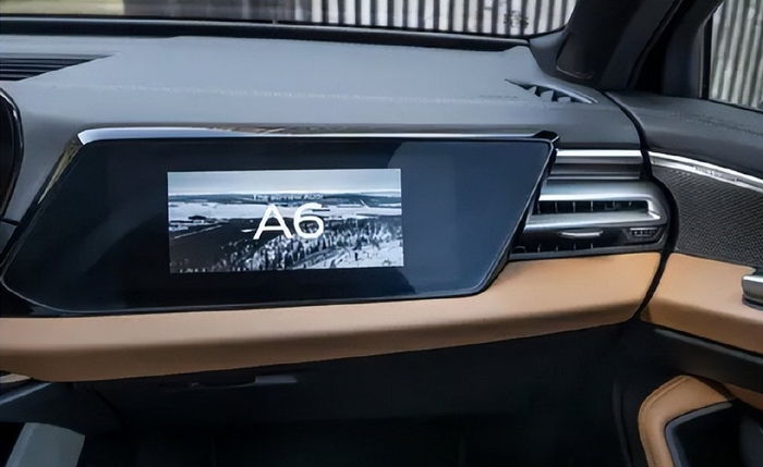 前脸撞A5L？全新A6瓦罐侧颜无敌，隐藏门把手+大脚真香！