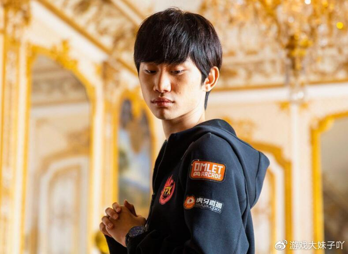 Doinb实名曝光RNG卡合同，直言小明想离开，却被卡着没办法走|合同|实名|战队_新浪新闻