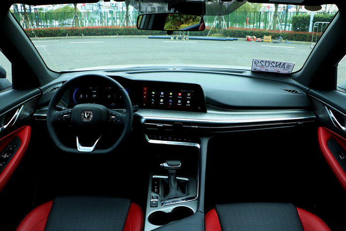 年轻人第一台SUV选它不会错，试驾2021款长安CS35PLUS蓝鲸版