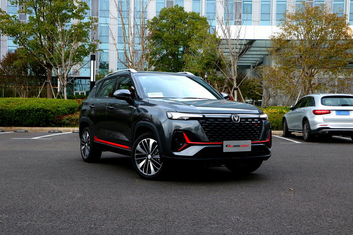 年轻人第一台SUV选它不会错，试驾2021款长安CS35PLUS蓝鲸版