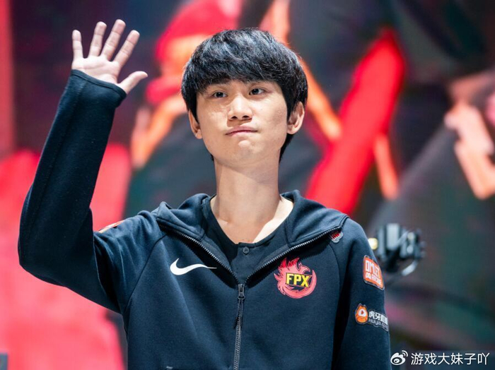 doinb复播时间已确定，DYS直播爆料，他最快将在下周回归|西卡|爆料|死对头_新浪新闻