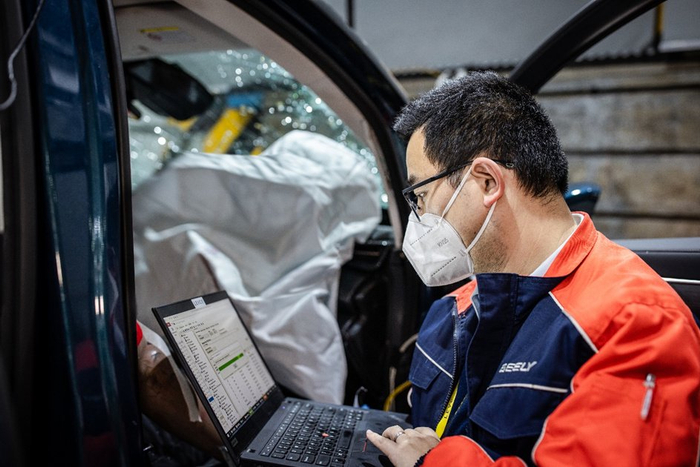 无安全不豪华 LEVC L380顺利通过正碰内测闯关|乘员|闯关|高压_新浪新闻