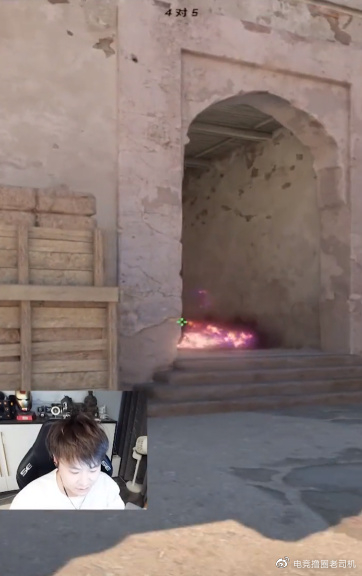 中国队长CaptainMo试玩CSGO起源2被刀光惊艳？改变很大！|燃烧瓶|游戏|中国队长_新浪新闻