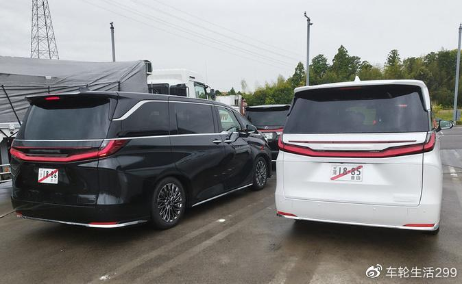 雷克萨斯全新LM实车街拍，网友：不如腾势D9、M8宗师版有气场