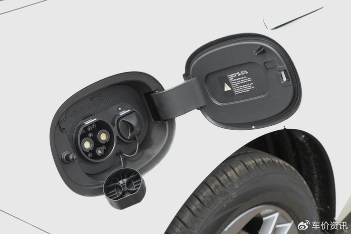 小鹏MONA M03、海豹06 EV、零跑B01怎么选？这篇攻略告诉你