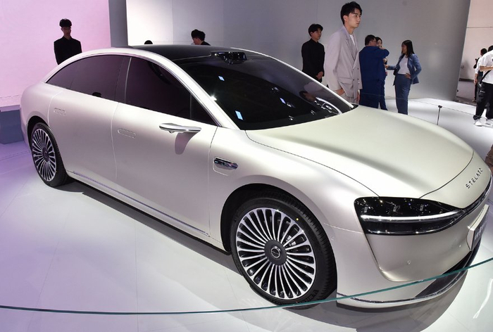 50万元级纯电比拼？享界S9和腾势Z9GT谁更有料？