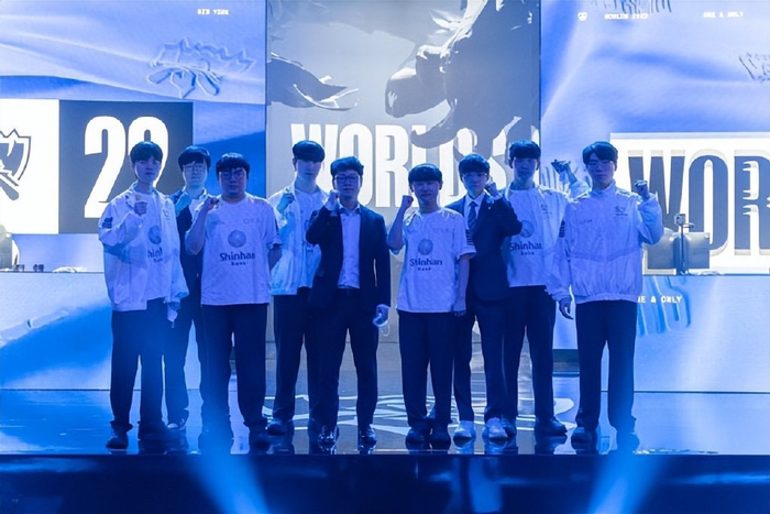 RNG惨败T1止步八强，压力来到EDG身上？对上LCK最弱的DRX：只能赢