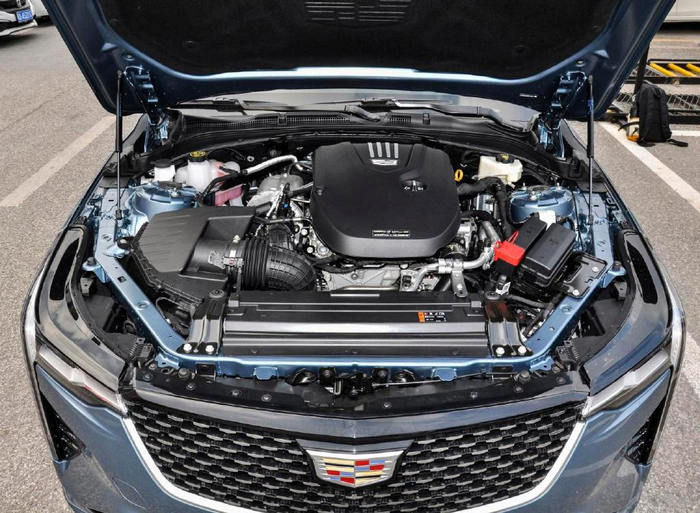 凯迪拉克CT4 1.5T将上市，204马力或是同级天花板，起价多少算诚意