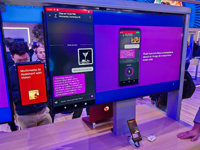 中国硬科技霸场MWC！小米SU7出征，华为搞大事，AI炸了芯片窝|机器狗|小米|华为_新浪新闻