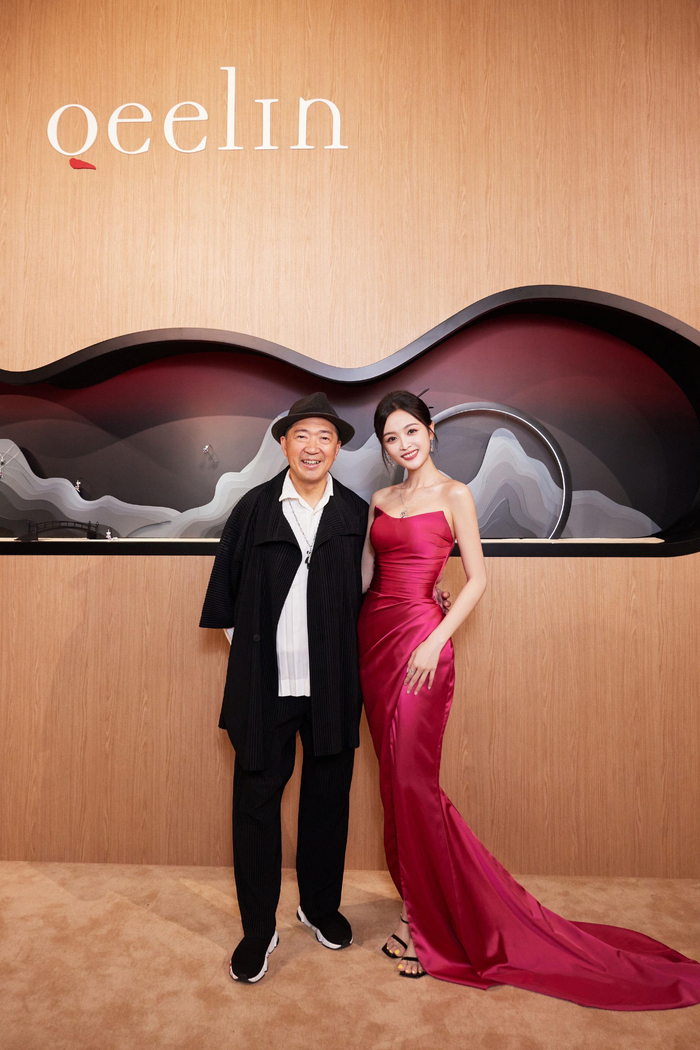 吴宣仪出席Qeelin晚宴的造型～ 身穿WONA……