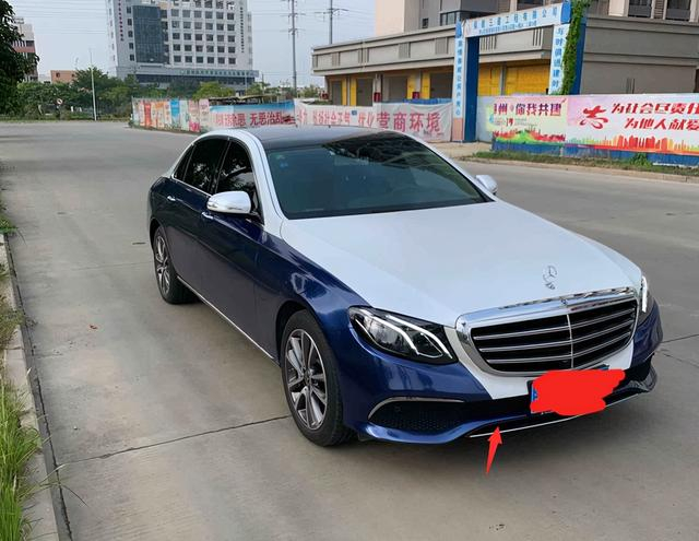 奔驰E300L贴双拼膜，车主本以为很圆满，朋友都说前脸还需再改