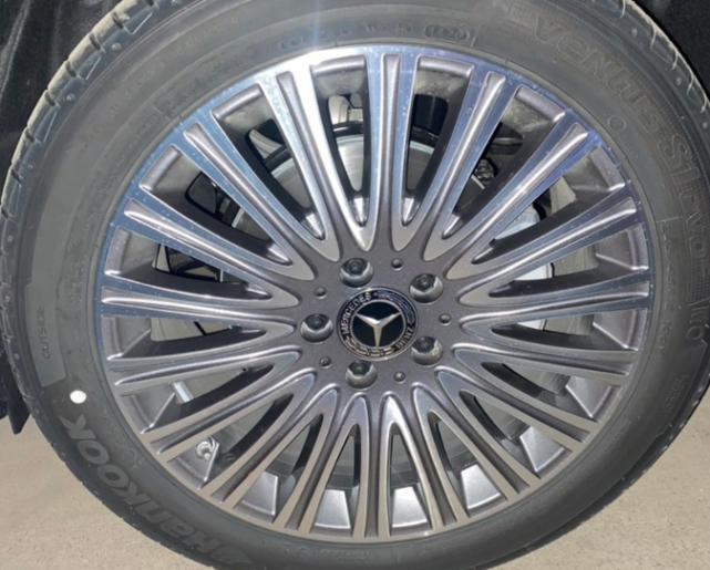 58万买奔驰E300L尊贵，配韩泰胎，看到冬季油耗时车主心中很忐忑