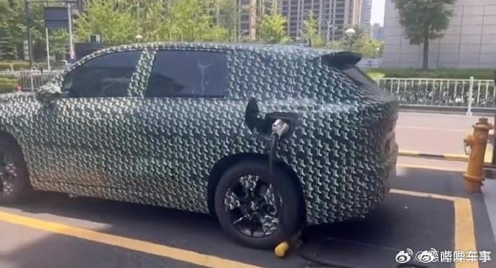 零跑B11实车曝光，还有一款B13全尺寸SUV，这是通吃理想L7L8L9?