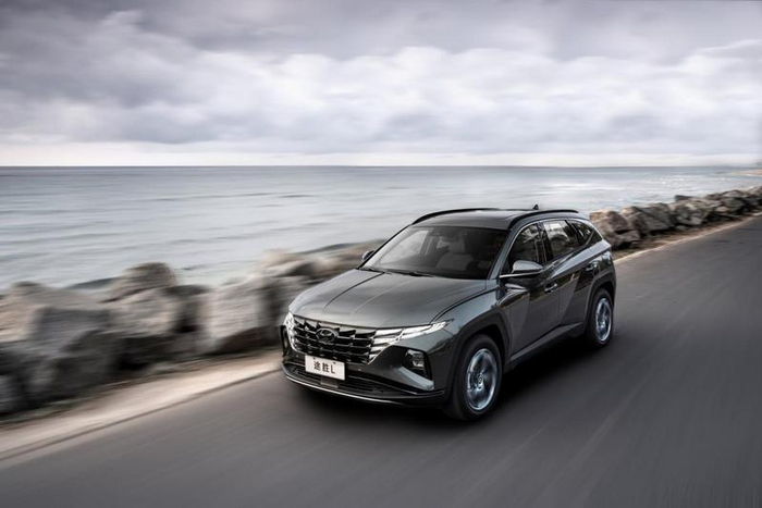 奇兵出现，换装8AT的第五代 途胜L，凭借什么与日系SUV争锋？