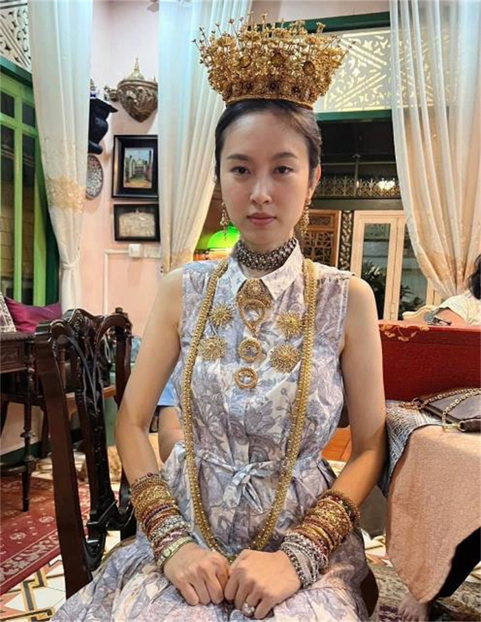 泰国第一变性美人Poyd订婚，准新郎出身名门世家，两人相识20多年