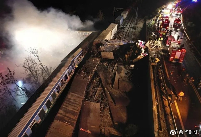 突发！希腊两火车迎头相撞至少32死85伤，现场犹如灾难片|希腊|塞萨洛尼基|火车_新浪新闻