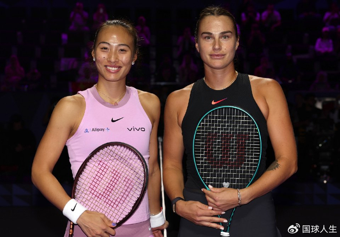 WTA总决赛爆大冷：女双头号种子遭逆转，斯瓦泰克对战温网冠军|女双|郑钦文|女单_新浪新闻