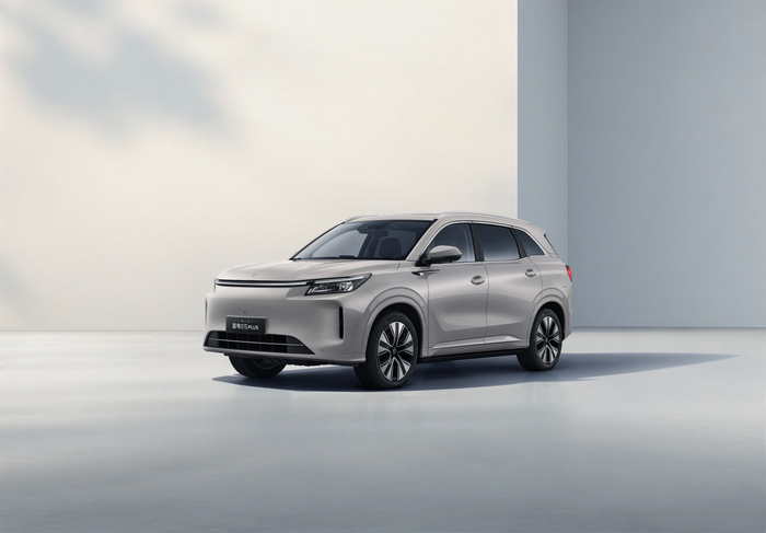 限时换新价11.98万元，纯电续航230km，第三代蓝电E5 PLUS上市