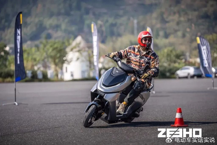 它叫Ae5I，身怀绝技，天生能打，新国标高性能电自绝唱即王者！|绝技|极核|新国标_新浪新闻