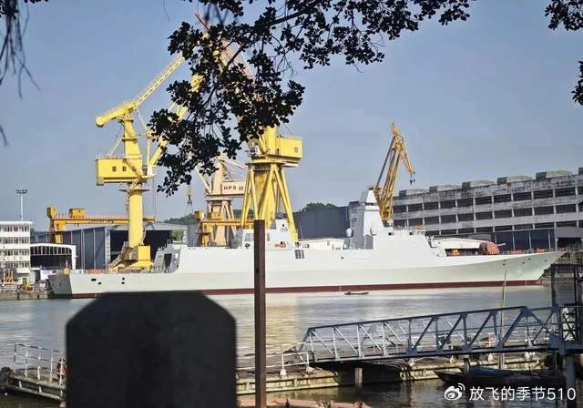 054B型护卫舰：隐形性能极其出色，铁锚都被挡板遮蔽|护卫舰|挡板|中国海军_新浪新闻