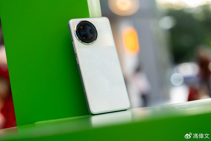 REDMI K80 Pro 快速体验：最优雅的 K，还是最狂暴的 Civi？|设计|直屏_新浪新闻