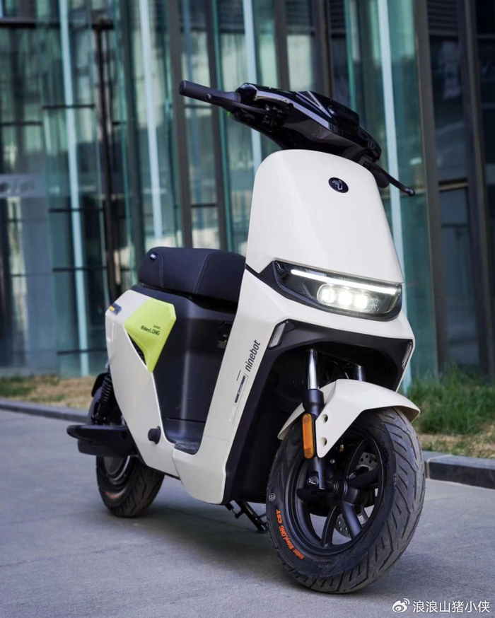 真110KM续航亮点，九号电动F2z 110细节拉满，妥妥露营骑行电动车