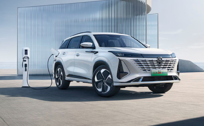 纯电续航150公里，长安CS75 PLUS iDD亮相！