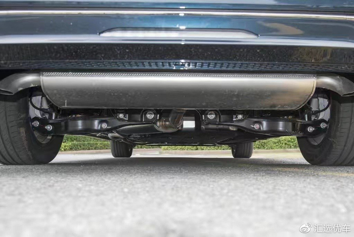 国产高端MPV又一“狠角色”，配插混动力，32.98万起，解读传祺E9