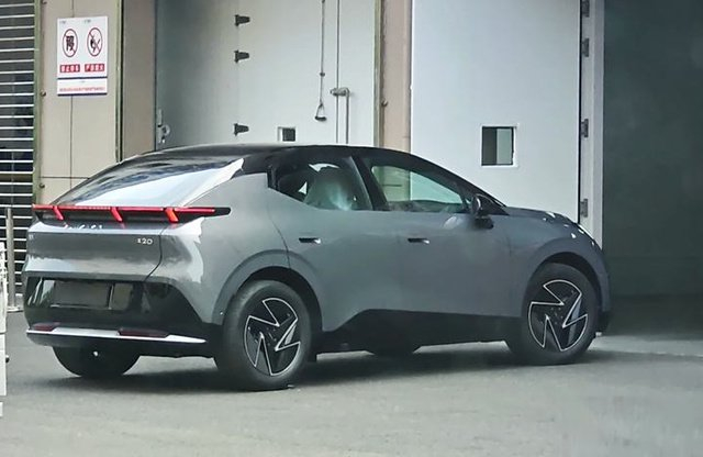 领克全新轿跑SUV谍照曝光，或命名Z20，酷似极氪X，SEA浩瀚架构