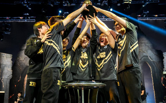欧洲成为福地？自18年开始，欧洲举办的国际赛事都由LPL夺冠