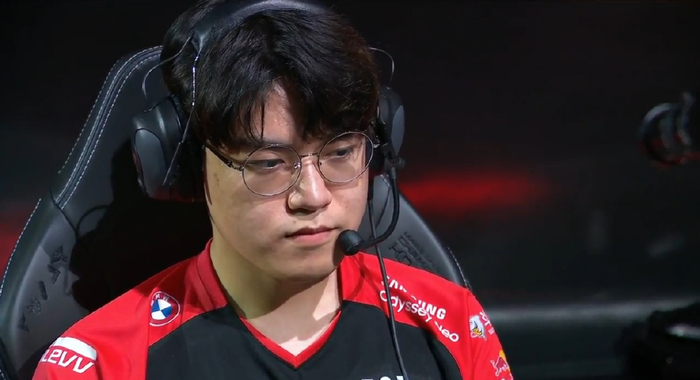 Gumayusi一年前后截然不同的发言！他到底经历了什么？