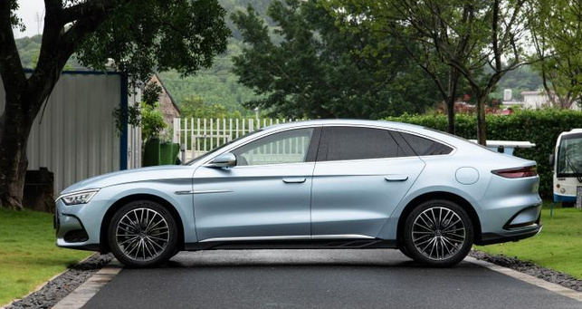 比亚迪汉DM-i冠军版正式上市，新增200km纯电续航版本