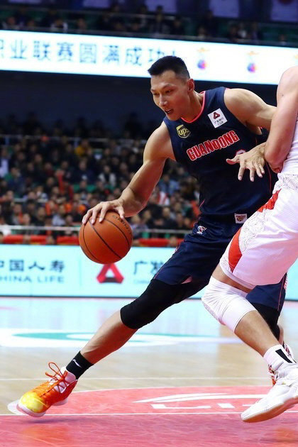 易建联 —— 十破天惊|易建联|CBA|耐克_新浪新闻