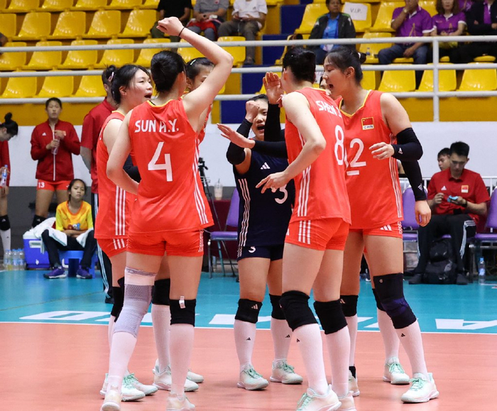 U18女排3-0中国台北挺进决赛：五战全横扫赵勇仍黑脸 剑指队史第5冠