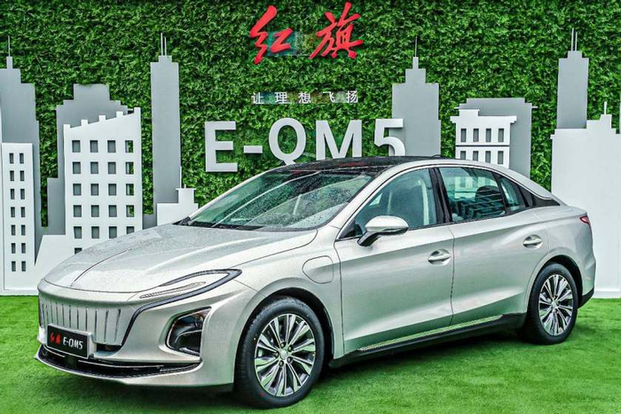 助力“春城”重启 “绿色理想型”红旗E-QM5礼遇再升级