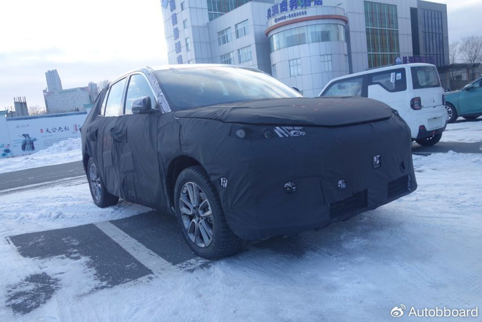 吉利银河L5谍照来了，定位小型SUV，二季度上市